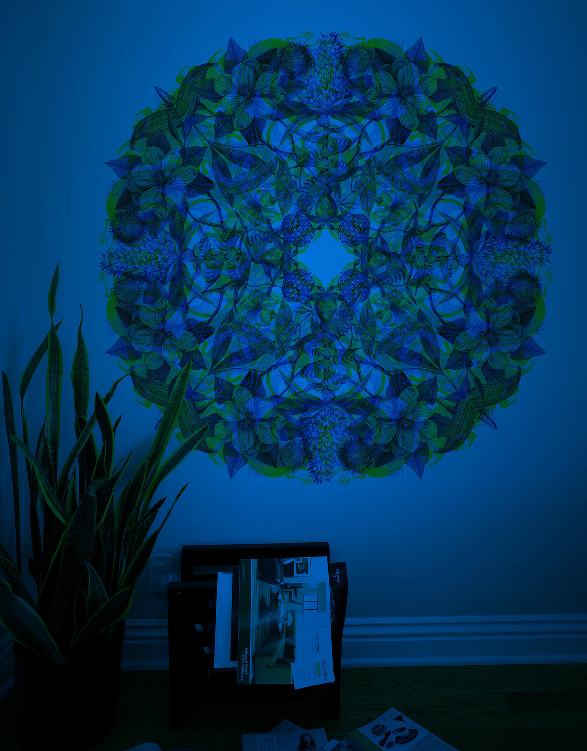 Rosone N. 1 ~ Flowers and Reptiles Wall Decal